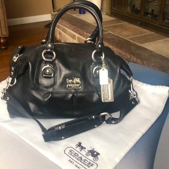 Coach | Bags | Coach Black Leather Bag L8712937 Interior Satin Purple ...